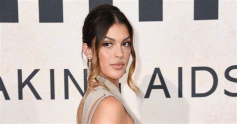 Iris Mittenaere sa robe Zara à 25 euros qui crée le buzz auprès de