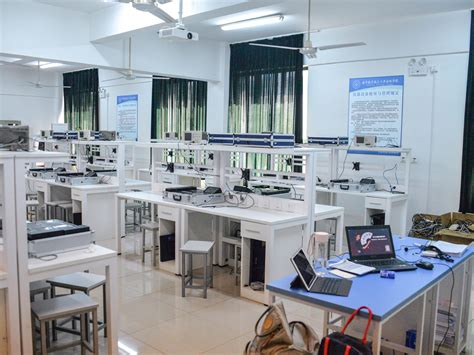 南京航空航天大学金城学院 信息工程学院