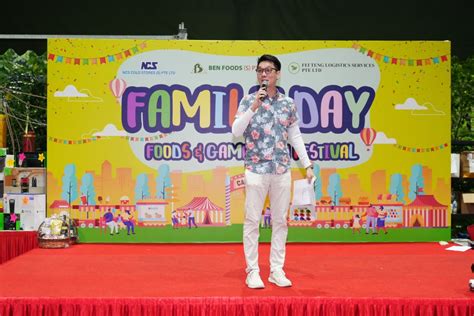 Professional Emcee Singapore Carnival Wiz