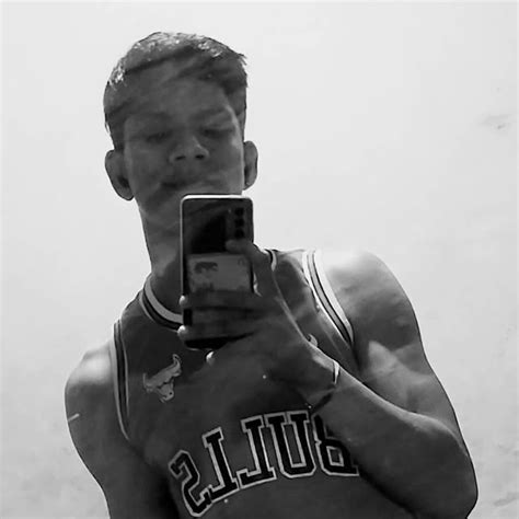Lucajs🎭 Lucs Solis7 On Threads
