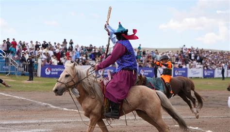Баянхонгор аймгийн Бууцагаан сумын харьяат Монгол Улсын алдарт уяач И Золбоогийн цавьдар халзан