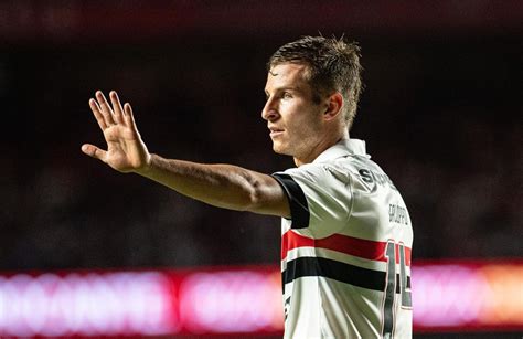 River Plate mostra interesse em Galoppo meio campista do São Paulo