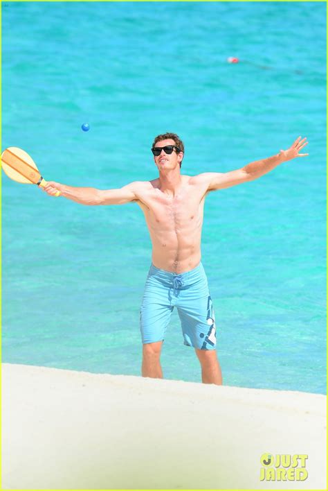 Shirtless Andy Murray Ibiza Beach Besos With Kim Sears Photo 2909836