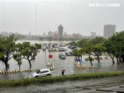 新／台北士林堤外停車場「水淹半個輪胎高」 畫面曝光 社會 三立新聞網 Setncom
