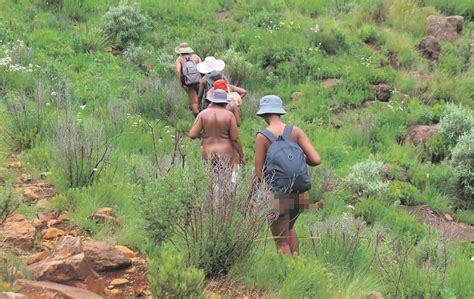 Imbokodo S MAPONA Hike Daily Sun