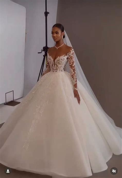 Guy Insists His Fiancée Wear A Red Wedding Dress As Shes Not A Virgin