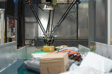 Robotic Induction Rethinking Parcel Sorter Feeding With Robotics