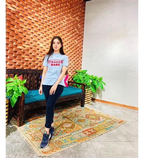 Latest Beautiful Clicks Of Actress Arisha Razi Khan Reviewit Pk