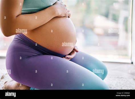Pregnant woman nurse scale hi-res stock photography and images - Alamy
