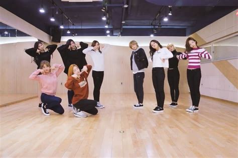 10 Video Dance Practice Kpop Idol Yang Bisa Ditonton Kalau Pengin Belajar Dance Cewekbanget