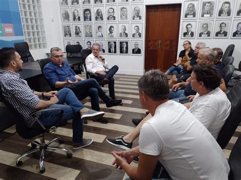 Moradores do bairro Recife cobram soluções para minimizar alagamentos