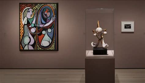 Девушка перед зеркалом Пабло Пикассо на марках Того Volynko — Livejournal