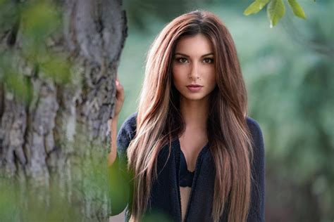 Девушка с длинными волосами 57 фото