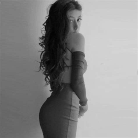 Luciana Lucianadambrosio Threads Say More