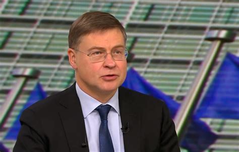 Домбровскис През пролетта на 2024 г ще стане ясно дали България е