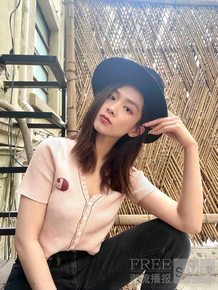陈昊宇演绎 CARVEN 2022 春夏系列 freestyle潮流网