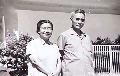 蔡若曙苦等黄维27年，丈夫特赦一年后，她为何却选择投河自尽？