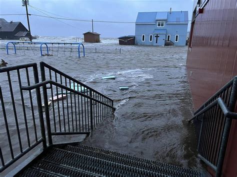 Histórica Tormenta En Alaska Causó Olas De 15 Metros Arrastró Casas E