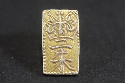 【中古】2コレクター放出品日本貨幣 天保二朱判金 古二朱 上品 真正品 量目約163g 天保3年~安政5年 古32 金貨 硬貨 古銭