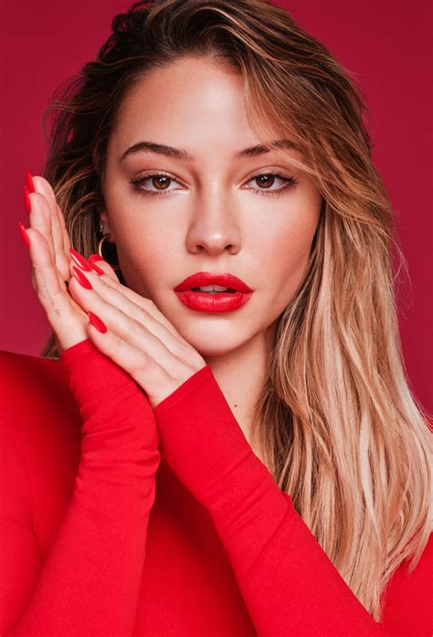 Madelyn Cline Is The New Face Of Revlon More Beauty News Fashion