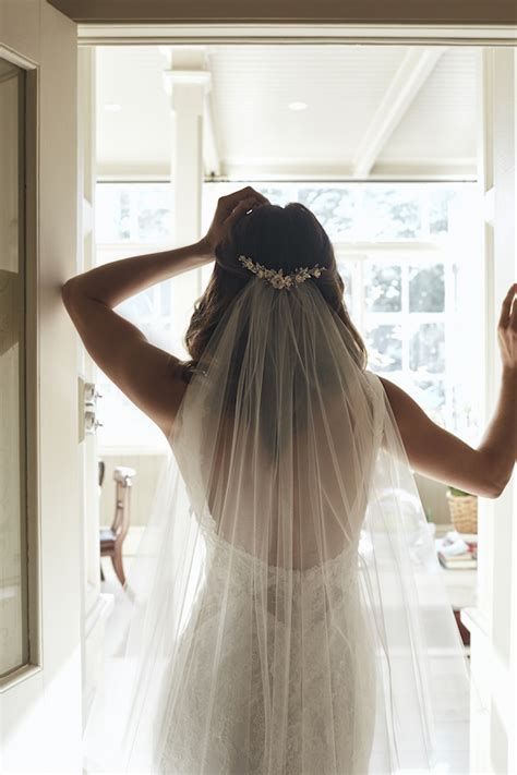 Wedding Veil Placement