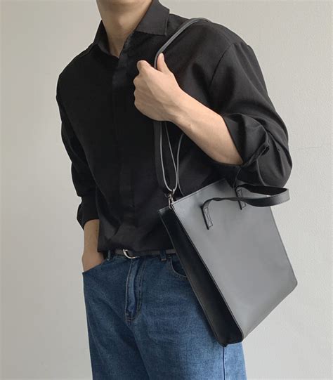 노멀사이즈 남녀공용 가죽 토트백 노트북 숄더백 가방 버클 캐주얼 남자 옆으로매는 미니멀 남친룩 크로스백 레더 대학생 에코백 직장인 남성 매신저백 쇼퍼백 메신저백 1177