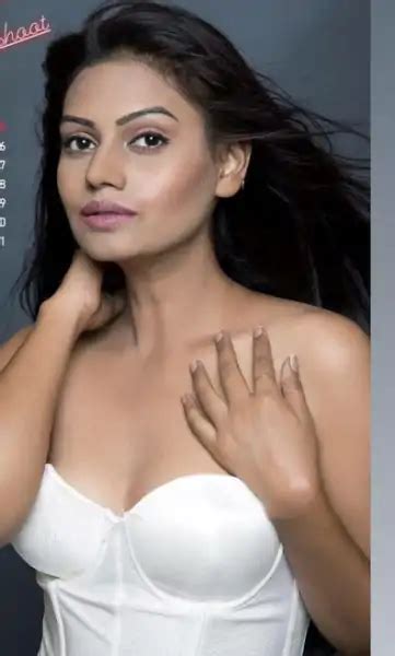 Nidhi Mahawan Top 15 Hot Pics And Photo