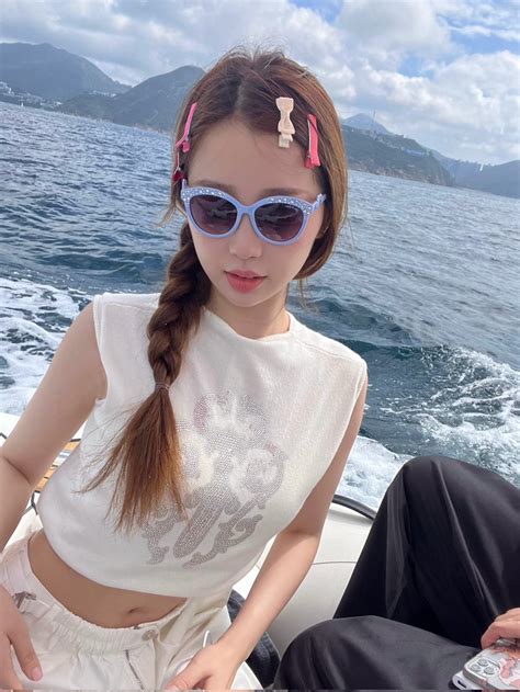 Esther Yushuxin Global On Twitter Weibo Update Part