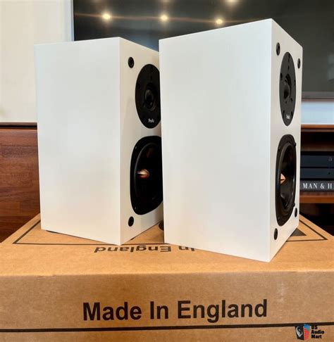 Proac Tablette Signature White Speakers Photo Canuck Audio Mart