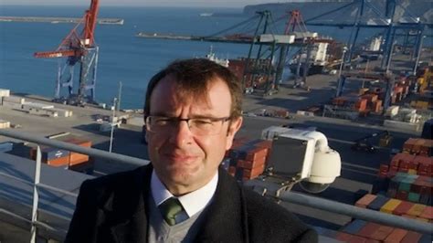 Óscar Puente cesa al responsable de Puertos que tramitó las mascarillas