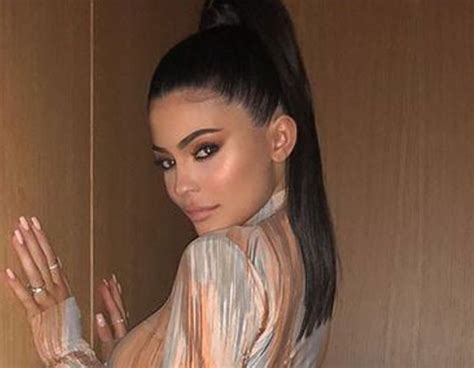 Sultry Stare From Kylie Jenners Sexiest Instagrams E News