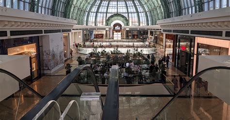 Uae 건축 고급 쇼핑 공공 장소 관광 관광 명소 관광지 도시 디자인 도시 탐사 도시의 삶 두바이 랜드마크 럭셔리 상업 소매 센터 소매업 소비