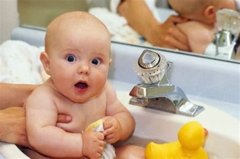 Consigli Utilissimi Per Il Primo Bagnetto Del Neonato