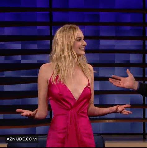 Sophie Turner Shows Her Hard Nipples Wearing A Red Dress At The Conan