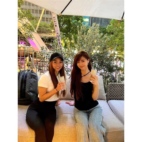 原志保さんのインスタグラム写真 原志保instagram「今日は久しぶりにゆうこりんとナイトデート👯‍♀️ 積もる話がいっぱい過ぎた😆