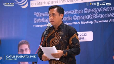 Hebat Dosen Feb Uns Didaulat Sebagai Ketua Aibi Fakultas Ekonomi Dan