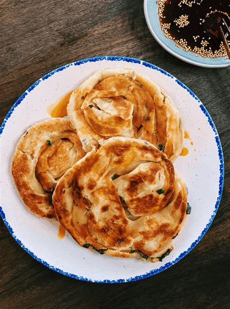 Easy Taiwanese Scallion Pancake Beef Rolls 牛肉捲餅 Tiffy Cooks