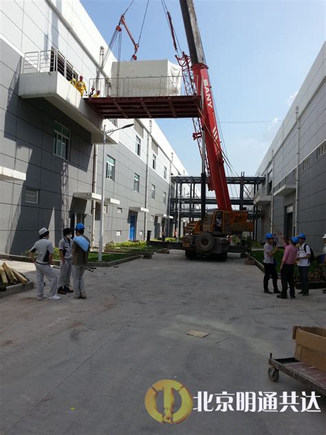 北京明通共达 精密设备搬运 北京起重吊装 北京工厂搬迁 设备起重搬运 北京设备包装运输公司
