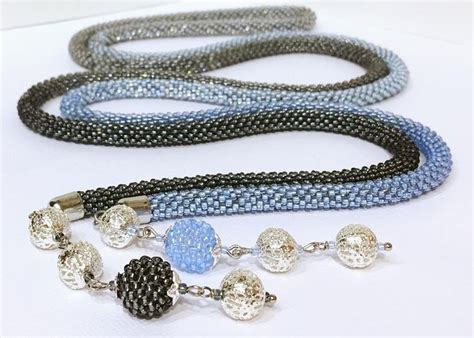 Вот такой лариатназаказ получился Называется «Зимнее небо ещё серое и тяжелое но уже с