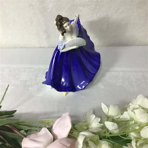 Vintage Royal Doulton Elaine” Porcelain Figurine By Peggy Daviess