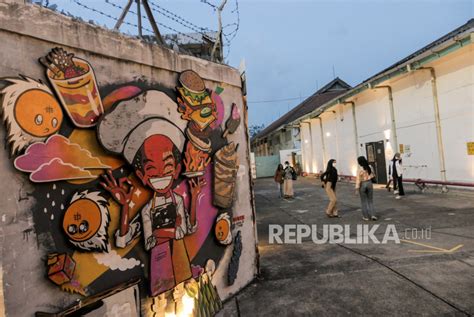 Anies Ingin Jaga Terus Penurunan Level PPKM DKI Republika Online