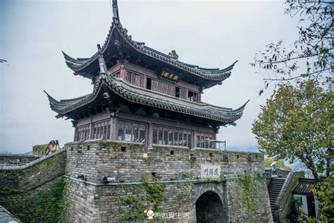 浙江台州也有一段長城，參觀需爬198級好漢坡，八達嶺仿它而建 每日頭條