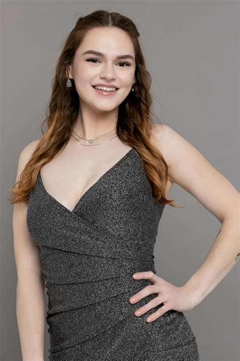 Mia K New View Modeling