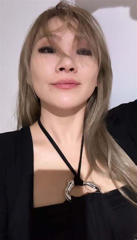 Pin By Ladida Dine On Chaerin Lee Chaerin 2ne1 Girl Crushes