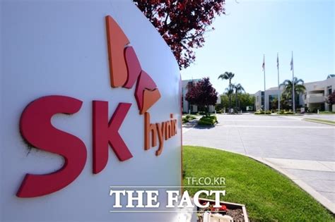 Sk하이닉스 10년 만의 분기 적자에도 연봉 41 성과급 쏜다 경제 기사 더팩트