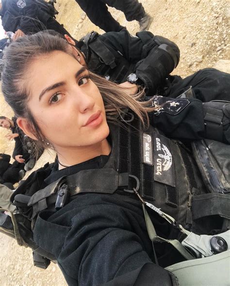 Israeli Women Guns