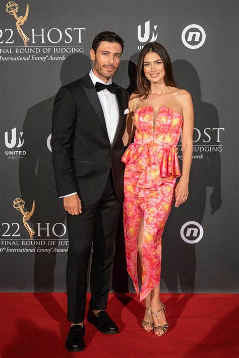 Iris Cekuš Pokazala Trudnički Trbuh Story