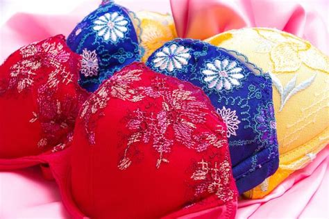 胸を小さく見せたい日本人女性と大きく見せたい韓国人女性の興味深い差 日本人よりも胸が小さめな韓国人、豊胸手術の傾向は弾力とバランスにシフト1