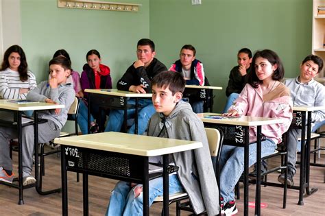 „ფიქსირდება შემთხვევები როდესაც ერთი და იგივე პედაგოგი ასწავლის 10 11 განსხვავებულ საგანს