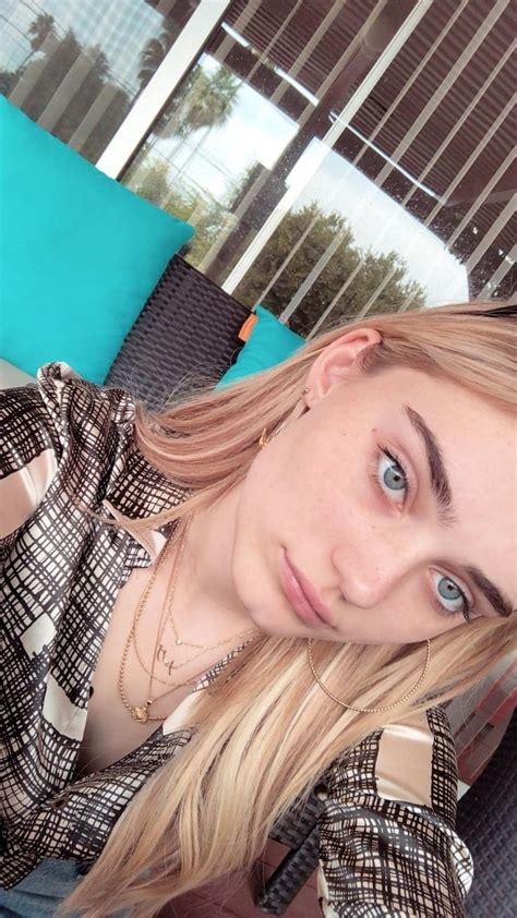 Pin By Andy Alves On Meg Meg Donnelly Zombie Disney Girl